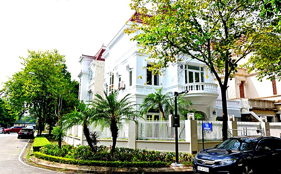 Modern style and spacious 5 bedroom villa for rent at T Block, Ciputra ...