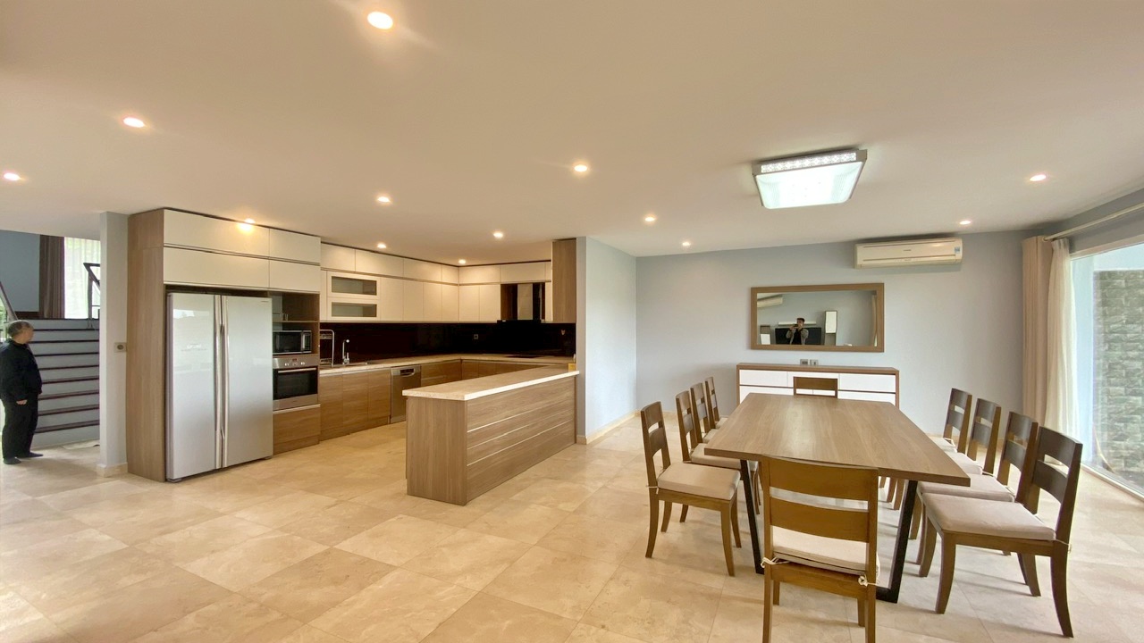 Must See ! Elegant and modern 3 bedroom house for rent in Ciputra, Tay Ho
