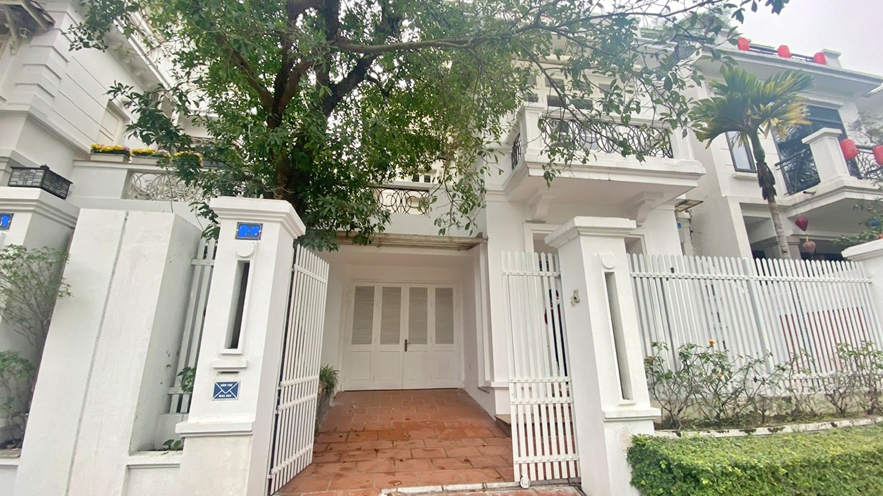 Elegant Villa Retreat in Ciputra – 4 Bedrooms, 3 Stories of Refined Living