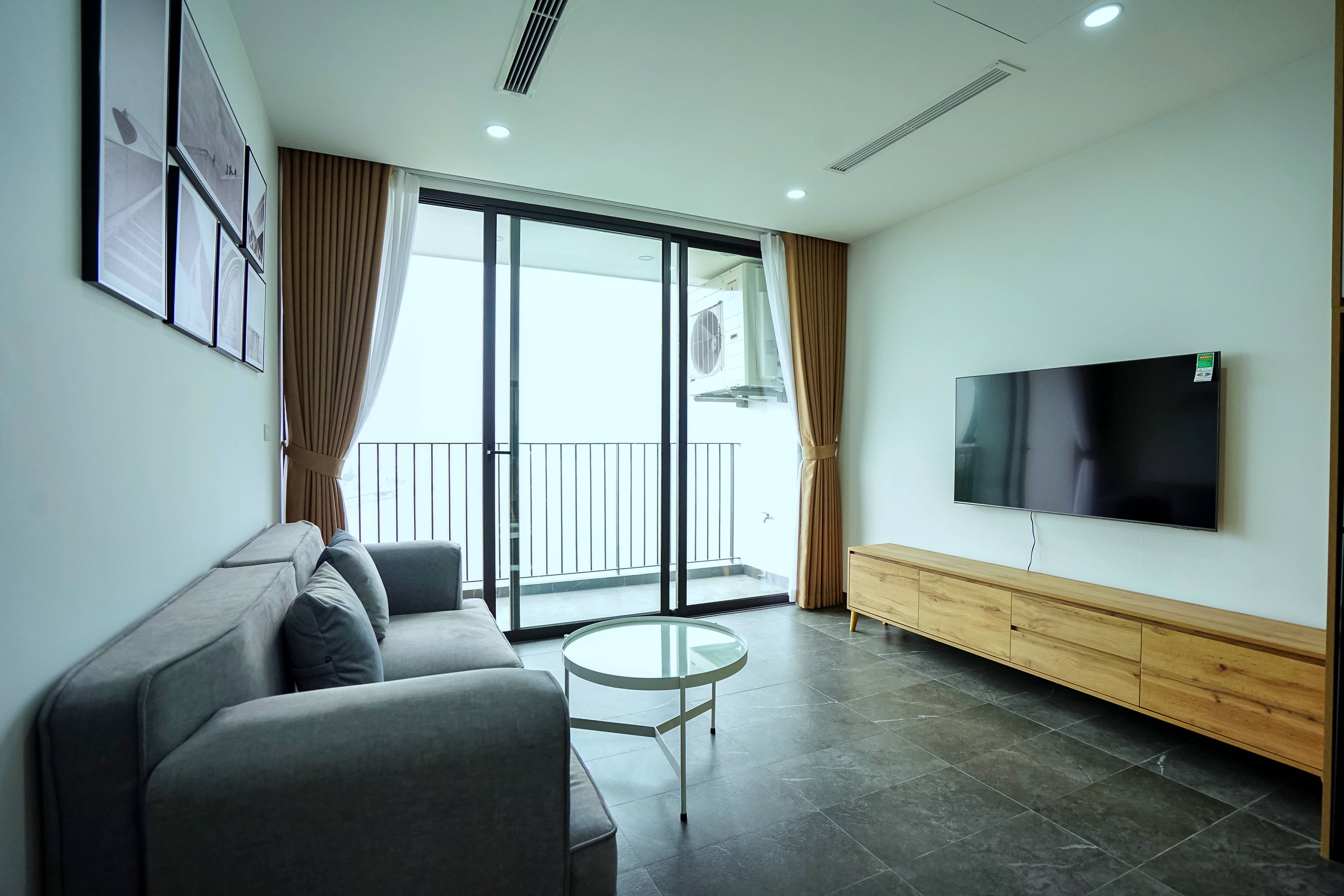 Lake view and beautiful 2 bedroom apartment for rent in Nhat Chieu, Tay Ho